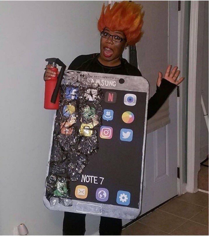 SAMSUNG Marah Besar !! Kostum Halloween Ini SANGAT Menyindir SAMSUNG ...