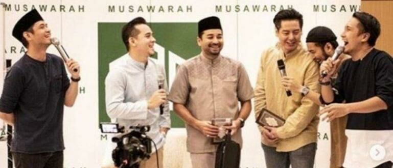 5 Pasangan Artis yang Diketahui Aktif di Kajian Musawarah, Tetap Fokus ... 5 Pasangan Artis yang Diketahui Aktif di Kajian Musawarah, Tetap Fokus ...